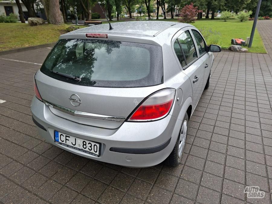 Opel Astra 2006 in Birstonas, with an engine capacity of 1.60 L and mileage of 254 thousand km for 899 €, photo 15 on AUTOMOTO.COM.LV