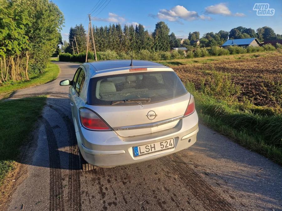 Opel Astra 2006 in Kaunas, with an engine capacity of 1.70 L and mileage of 264 thousand km for 320 €, photo 4 on AUTOMOTO.COM.LV