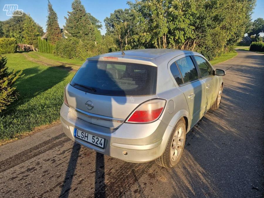 Opel Astra 2006 in Kaunas, with an engine capacity of 1.70 L and mileage of 264 thousand km for 320 €, photo 6 on AUTOMOTO.COM.LV