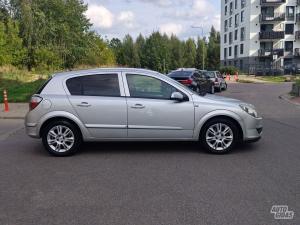 Opel Astra 2006 in Vilnius, with an engine capacity of 1.60 L and mileage of 201 thousand km for 1750 €, photo 6 on AUTOMOTO.COM.LV