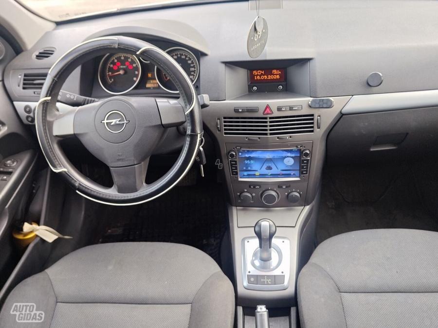 Opel Astra 2006 in Vilnius, with an engine capacity of 1.60 L and mileage of 201 thousand km for 1750 €, photo 11 on AUTOMOTO.COM.LV