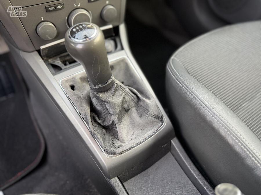 Opel Astra 2006 Kauņa, ar dzinēja tilpumu 1.70 L un nobraukumu 267 tūkst. km par 1128 €, foto 25 vietnē AUTOMOTO.COM.LV