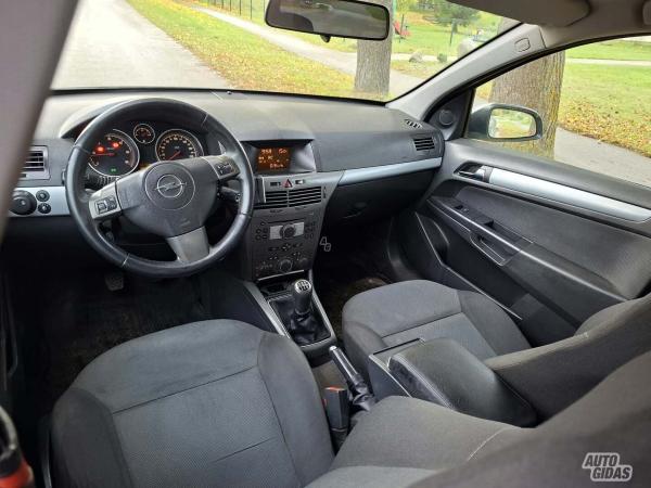 Opel Astra 2006 in Silale, with an engine capacity of 1.70 L and mileage of 270 thousand km for 850 €, photo 8 on AUTOMOTO.COM.LV