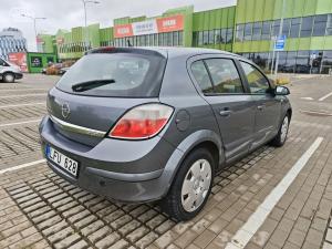 Opel Astra 2006 in Vilnius, with an engine capacity of 1.90 L and mileage of 334 thousand km for 990 €, photo 8 on AUTOMOTO.COM.LV