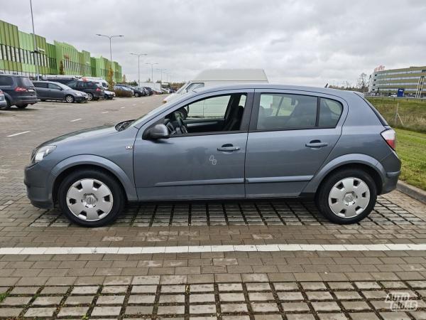 Opel Astra 2006 in Vilnius, with an engine capacity of 1.90 L and mileage of 334 thousand km for 990 €, photo 10 on AUTOMOTO.COM.LV