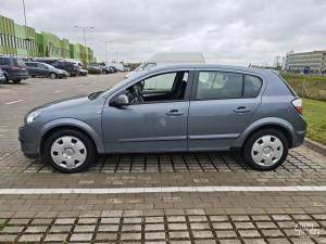 Opel Astra 2006 in Vilnius, with an engine capacity of 1.90 L and mileage of 334 thousand km for 990 €, photo 10 on AUTOMOTO.COM.LV