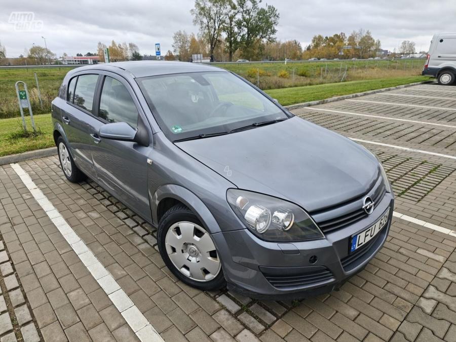 Opel Astra 2006 in Vilnius, with an engine capacity of 1.90 L and mileage of 334 thousand km for 990 €, photo 6 on AUTOMOTO.COM.LV
