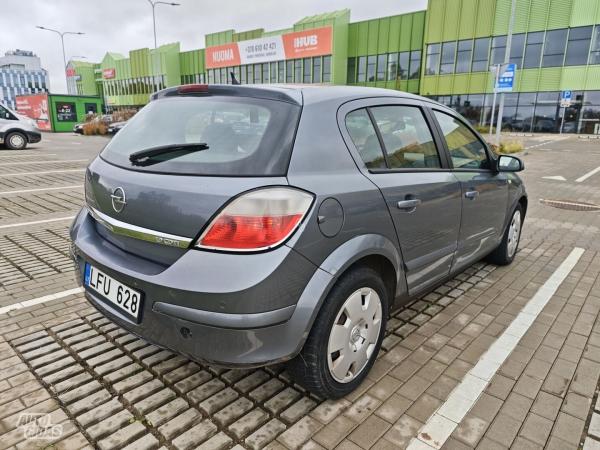 Opel Astra 2006 in Vilnius, with an engine capacity of 1.90 L and mileage of 334 thousand km for 990 €, photo 8 on AUTOMOTO.COM.LV