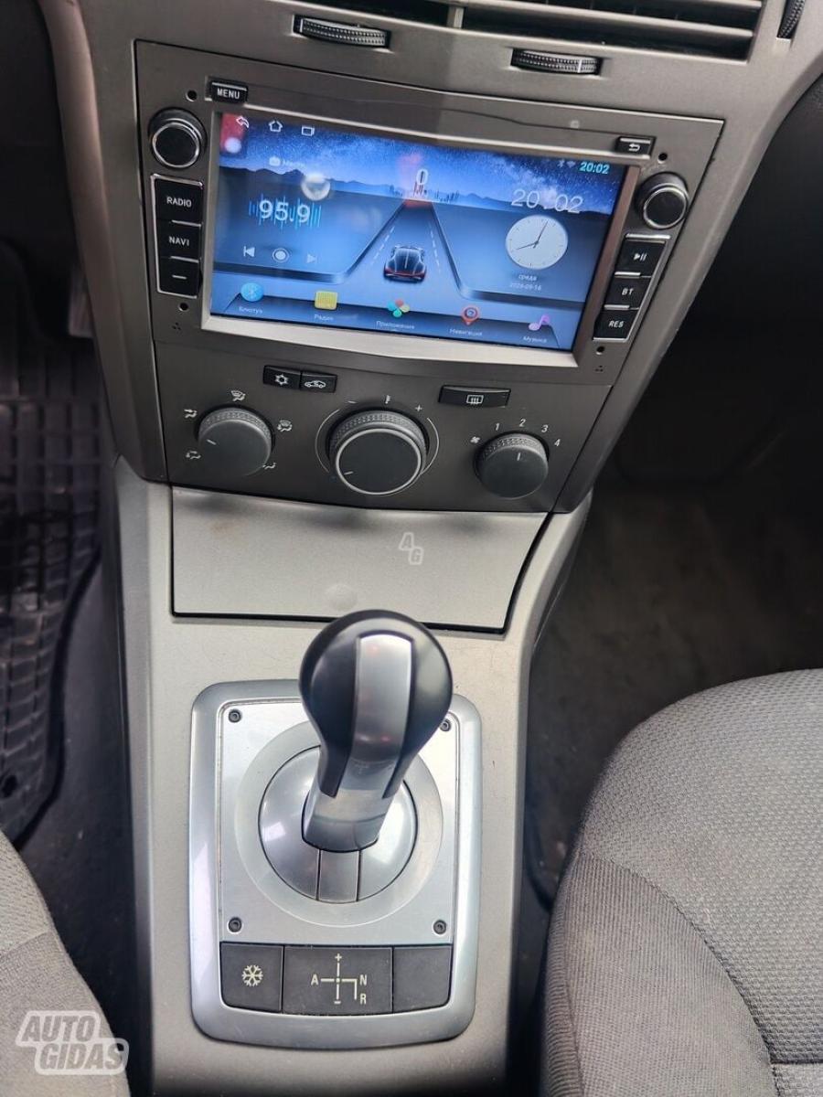 Opel Astra 2006 in Vilnius, with an engine capacity of 1.60 L and mileage of 236 thousand km for 1750 €, photo 10 on AUTOMOTO.COM.LV
