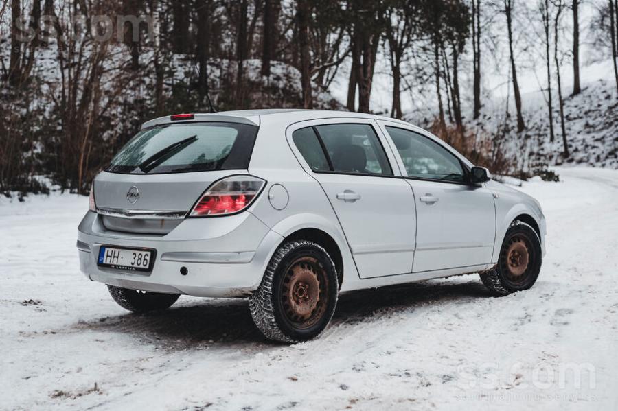 Opel Astra 2007 in Valmiera, with an engine capacity of 1.60 L and mileage of 214 thousand km for 1650 €, photo 2 on AUTOMOTO.COM.LV