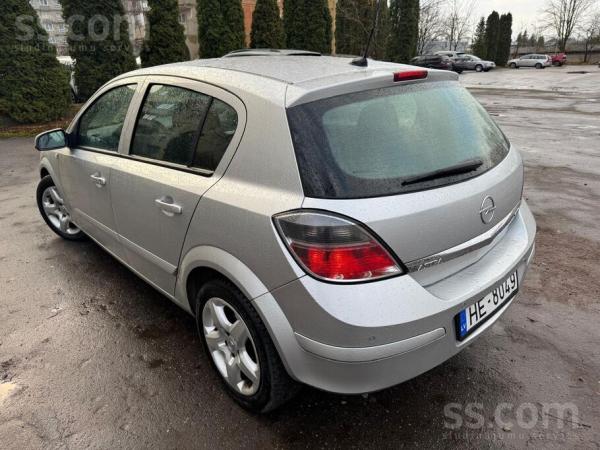 Opel Astra 2007 in Riga, with an engine capacity of 1.20 L and mileage of 116 thousand km for 2750 €, photo 4 on AUTOMOTO.COM.LV