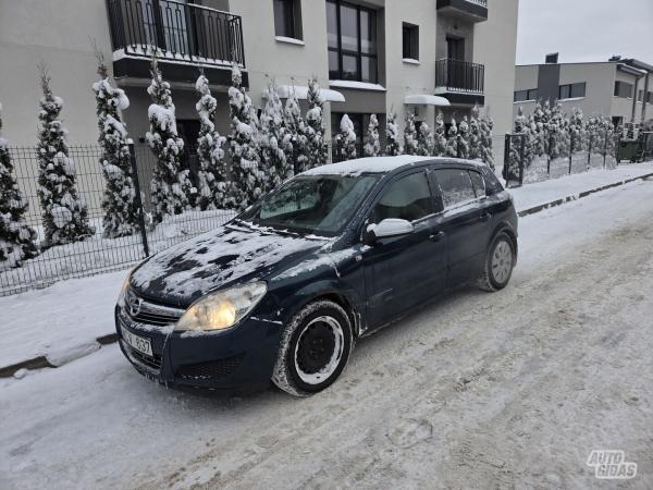 Opel Astra 2007 in Vilnius, with an engine capacity of 1.60 L and mileage of 268 thousand km for 550 €, photo 2 on AUTOMOTO.COM.LV