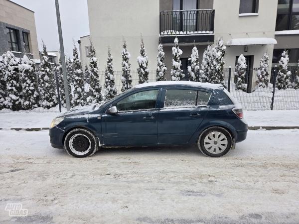 Opel Astra 2007 in Vilnius, with an engine capacity of 1.60 L and mileage of 268 thousand km for 550 €, photo 3 on AUTOMOTO.COM.LV