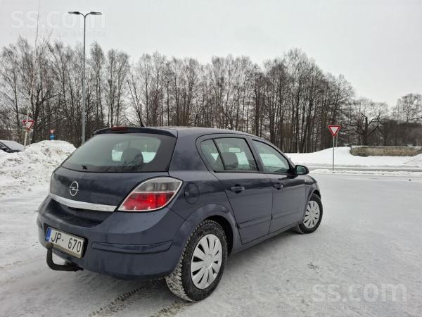 Opel Astra 2007 Rīga, ar dzinēja tilpumu 1.70 L un nobraukumu 275 tūkst. km par 1340 €, foto 4 vietnē AUTOMOTO.COM.LV