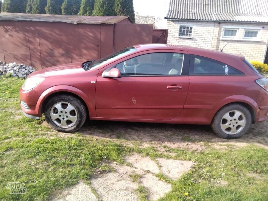 Opel Astra 2007 in Mazeikiai, with an engine capacity of 1.70 L and mileage of 325 thousand km for 800 €, photo 3 on AUTOMOTO.COM.LV