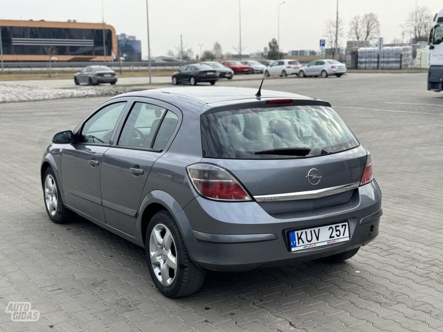 Opel Astra 2007 in Vilnius, with an engine capacity of 1.70 L and mileage of 259 thousand km for 1450 €, photo 4 on AUTOMOTO.COM.LV