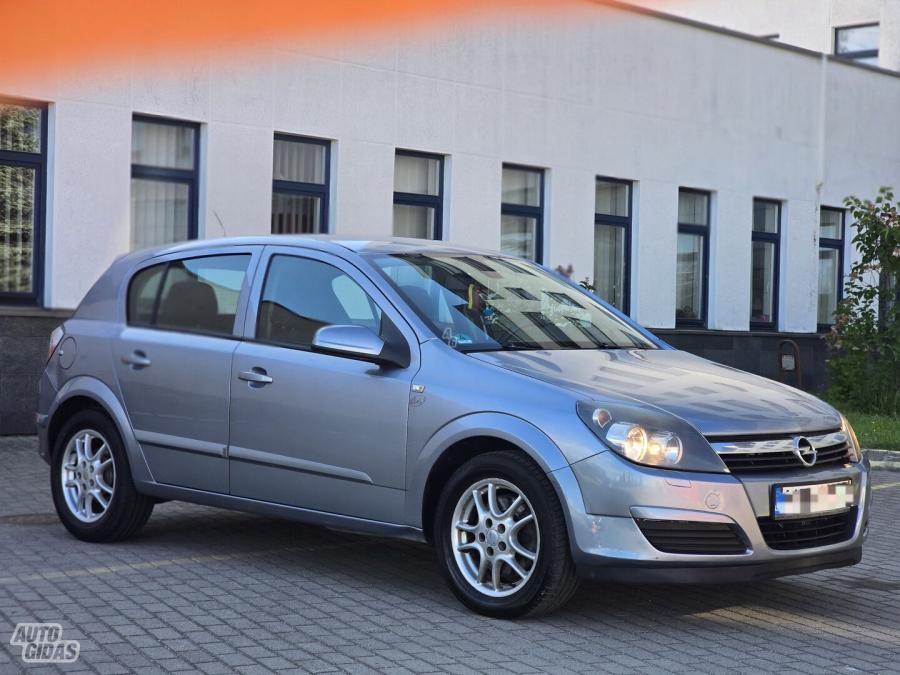 Opel Astra 2007 in Vilnius, with an engine capacity of 1.90 L and mileage of 297 thousand km for 1300 €, photo 3 on AUTOMOTO.COM.LV