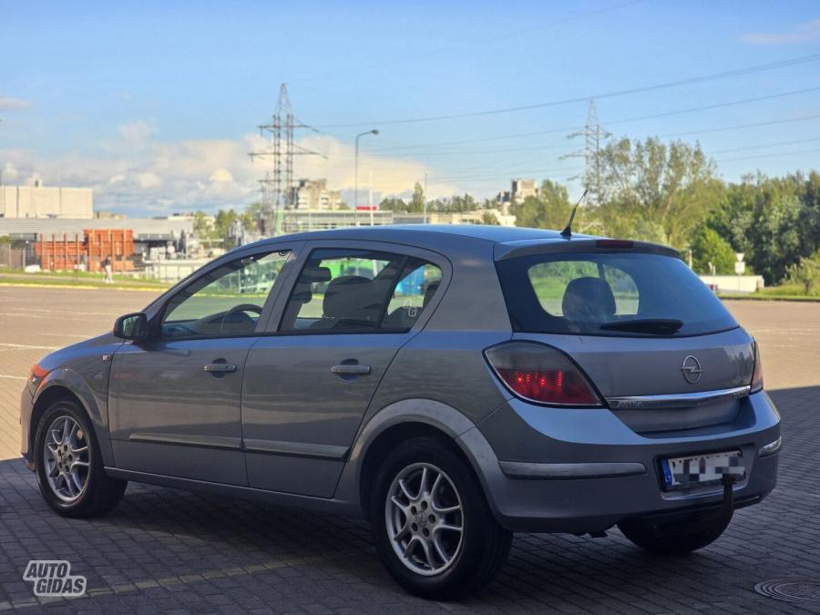 Opel Astra 2007 in Vilnius, with an engine capacity of 1.90 L and mileage of 297 thousand km for 1300 €, photo 7 on AUTOMOTO.COM.LV