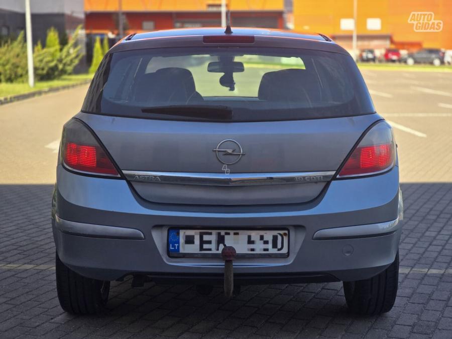 Opel Astra 2007 in Vilnius, with an engine capacity of 1.90 L and mileage of 297 thousand km for 1300 €, photo 8 on AUTOMOTO.COM.LV