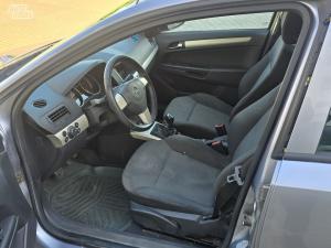 Opel Astra 2007 in Vilnius, with an engine capacity of 1.90 L and mileage of 297 thousand km for 1300 €, photo 10 on AUTOMOTO.COM.LV