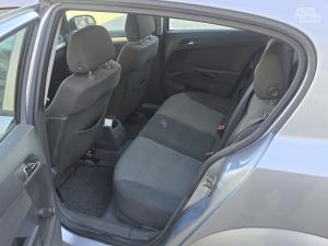 Opel Astra 2007 in Vilnius, with an engine capacity of 1.90 L and mileage of 297 thousand km for 1300 €, photo 14 on AUTOMOTO.COM.LV