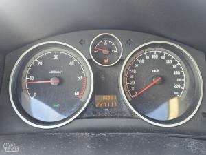 Opel Astra 2007 in Vilnius, with an engine capacity of 1.90 L and mileage of 297 thousand km for 1300 €, photo 15 on AUTOMOTO.COM.LV