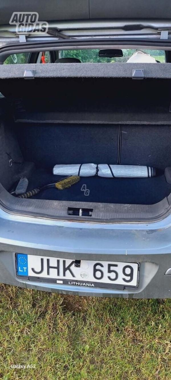 Opel Astra 2007 in Vilnius, with an engine capacity of 1.90 L and mileage of 318 thousand km for 1000 €, photo 3 on AUTOMOTO.COM.LV