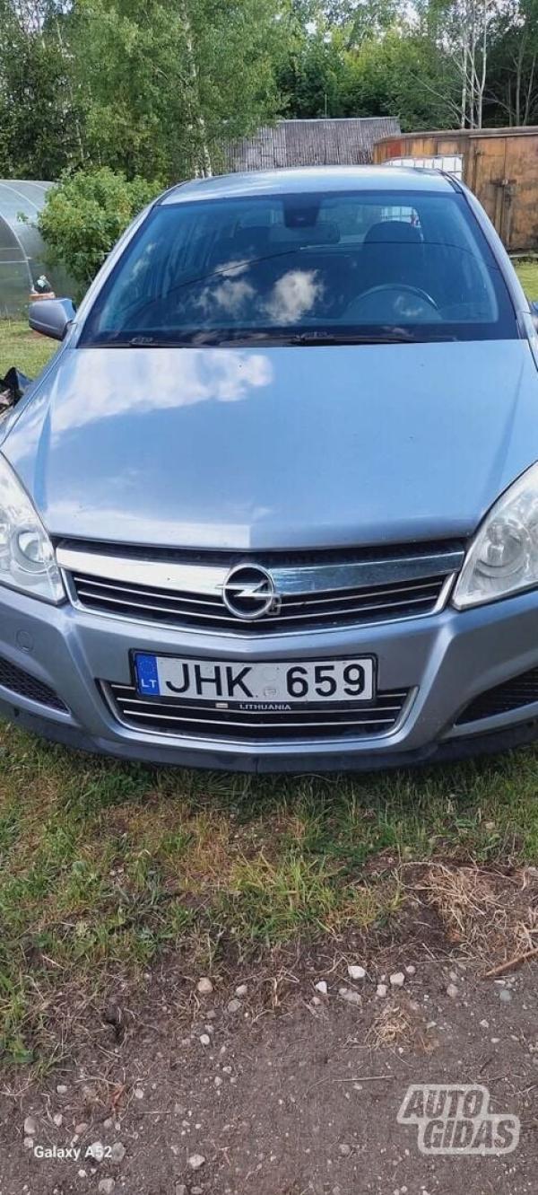 Opel Astra 2007 in Vilnius, with an engine capacity of 1.90 L and mileage of 318 thousand km for 1000 €, photo 5 on AUTOMOTO.COM.LV