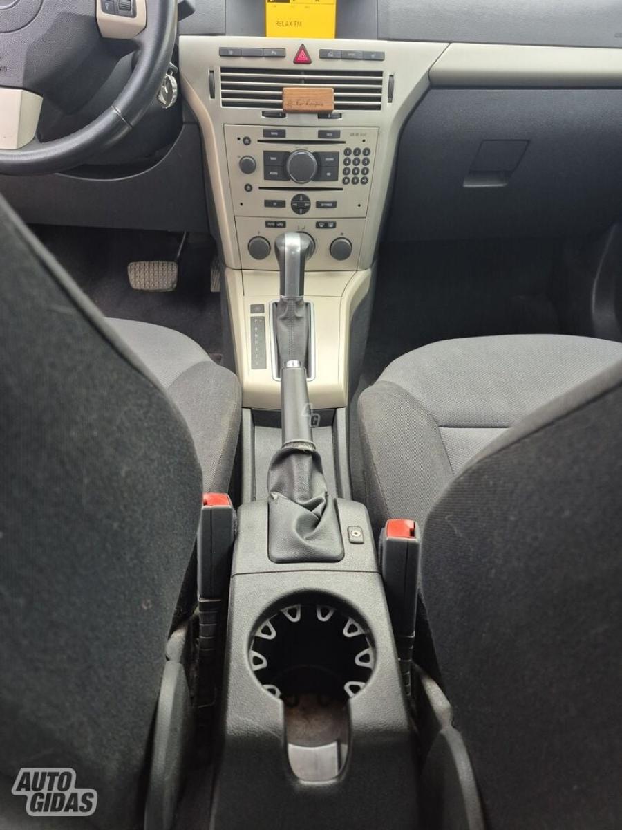 Opel Astra 2007 Šauļi, ar dzinēja tilpumu 1.80 L un nobraukumu 125 tūkst. km par 2250 €, foto 9 vietnē AUTOMOTO.COM.LV