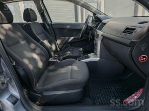 Opel Astra 2007 Liepāja, ar dzinēja tilpumu 1.70 L un nobraukumu 339 tūkst. km par 1495 €, foto 16 vietnē AUTOMOTO.COM.LV