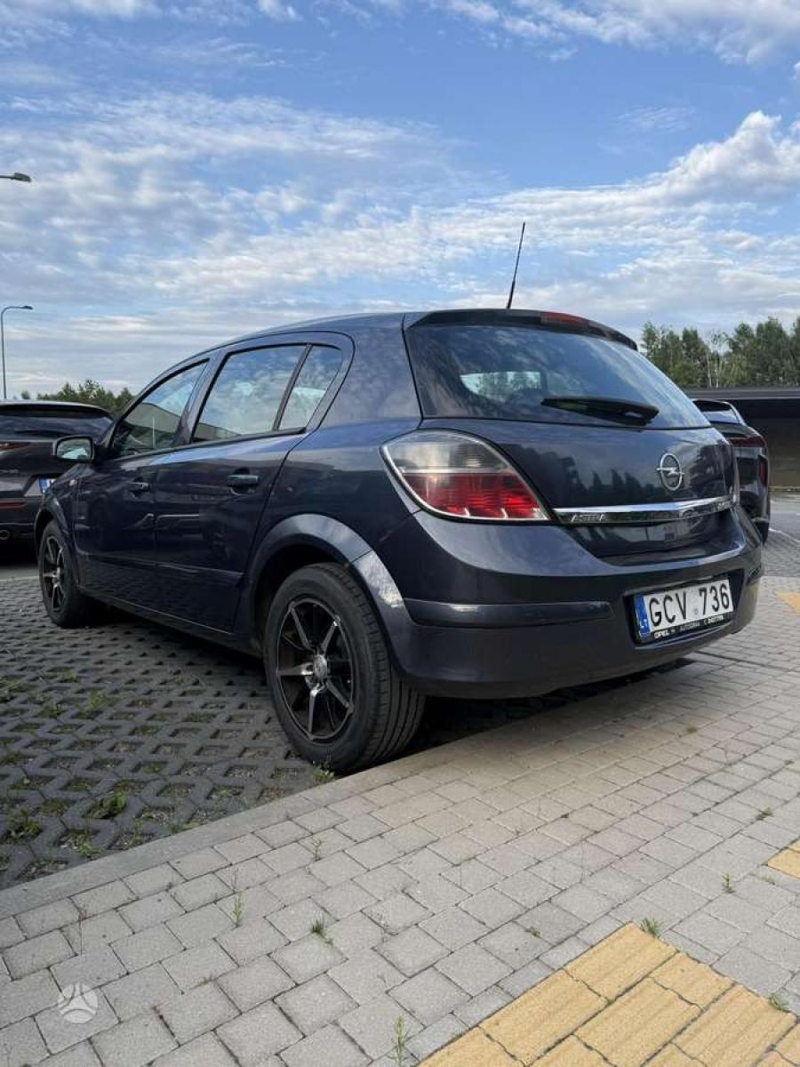Opel Astra 2007 Viļņa, ar dzinēja tilpumu 1.91 L un nobraukumu 212 tūkst. km par 1000 €, foto 5 vietnē AUTOMOTO.COM.LV
