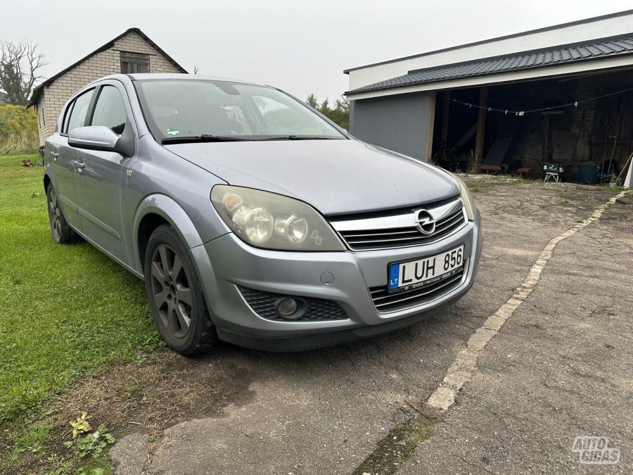Opel Astra 2007 in Vilnius, with an engine capacity of 1.60 L and mileage of 250 thousand km for 700 €, photo 5 on AUTOMOTO.COM.LV