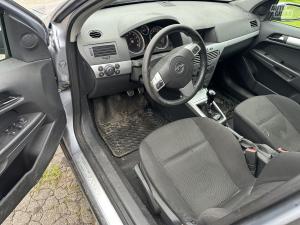 Opel Astra 2007 in Vilnius, with an engine capacity of 1.60 L and mileage of 250 thousand km for 700 €, photo 6 on AUTOMOTO.COM.LV
