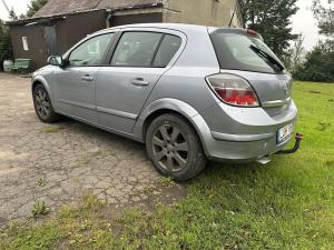 Opel Astra 2007 in Vilnius, with an engine capacity of 1.60 L and mileage of 250 thousand km for 700 €, photo 8 on AUTOMOTO.COM.LV