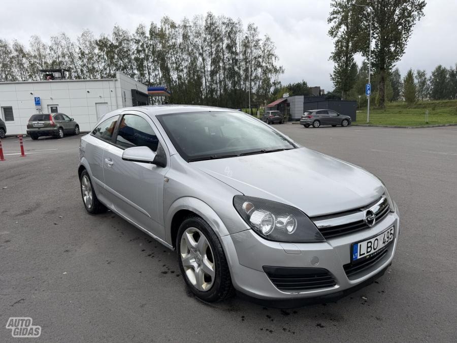 Opel Astra 2007 in Vilnius, with an engine capacity of 1.90 L and mileage of 273 thousand km for 1350 €, photo 4 on AUTOMOTO.COM.LV