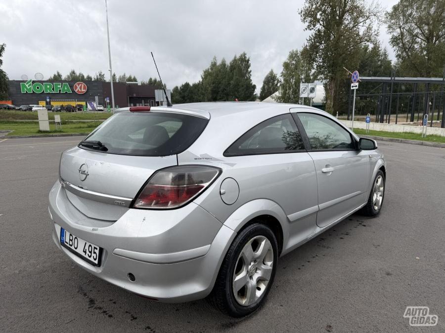 Opel Astra 2007 in Vilnius, with an engine capacity of 1.90 L and mileage of 273 thousand km for 1350 €, photo 6 on AUTOMOTO.COM.LV