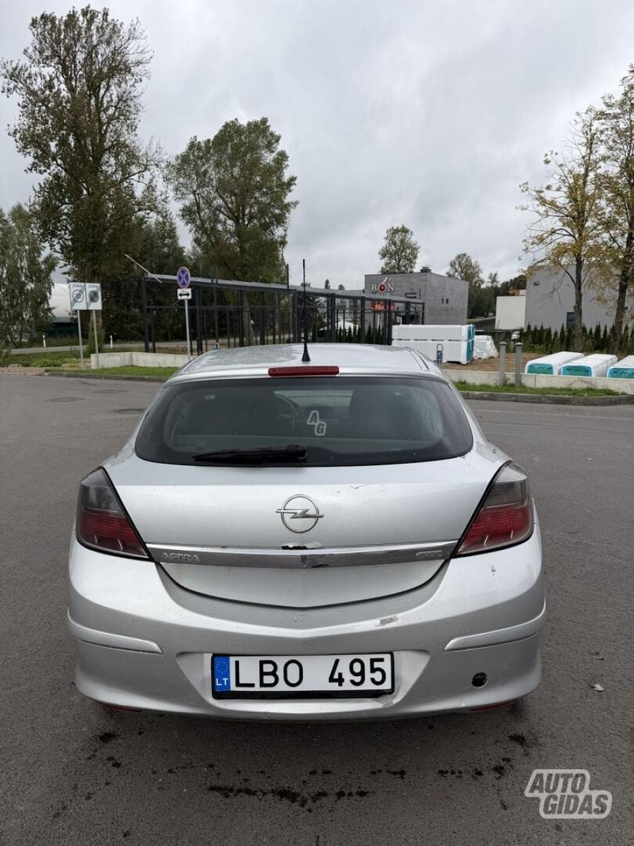 Opel Astra 2007 in Vilnius, with an engine capacity of 1.90 L and mileage of 273 thousand km for 1350 €, photo 7 on AUTOMOTO.COM.LV