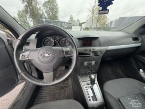Opel Astra 2007 in Vilnius, with an engine capacity of 1.90 L and mileage of 273 thousand km for 1350 €, photo 9 on AUTOMOTO.COM.LV
