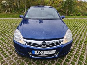 Opel Astra 2007 in Vilnius, with an engine capacity of 1.90 L and mileage of 283 thousand km for 1200 €, photo 4 on AUTOMOTO.COM.LV