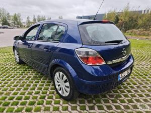 Opel Astra 2007 in Vilnius, with an engine capacity of 1.90 L and mileage of 283 thousand km for 1200 €, photo 5 on AUTOMOTO.COM.LV