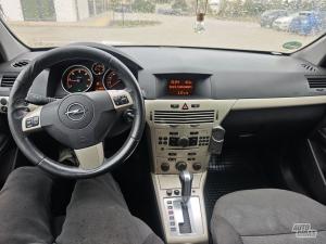 Opel Astra 2007 in Vilnius, with an engine capacity of 1.90 L and mileage of 283 thousand km for 1200 €, photo 8 on AUTOMOTO.COM.LV