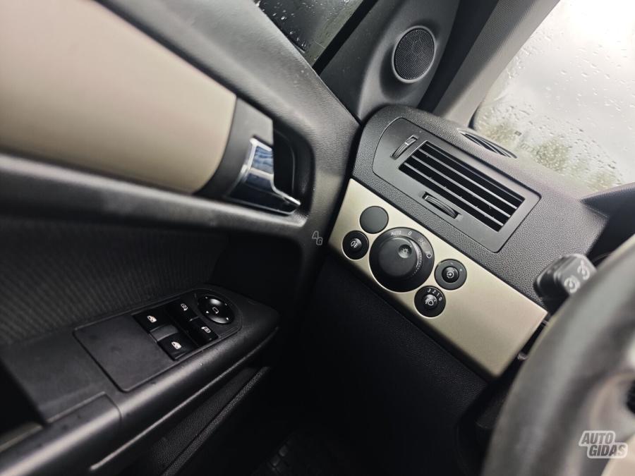 Opel Astra 2007 in Vilnius, with an engine capacity of 1.90 L and mileage of 283 thousand km for 1200 €, photo 10 on AUTOMOTO.COM.LV