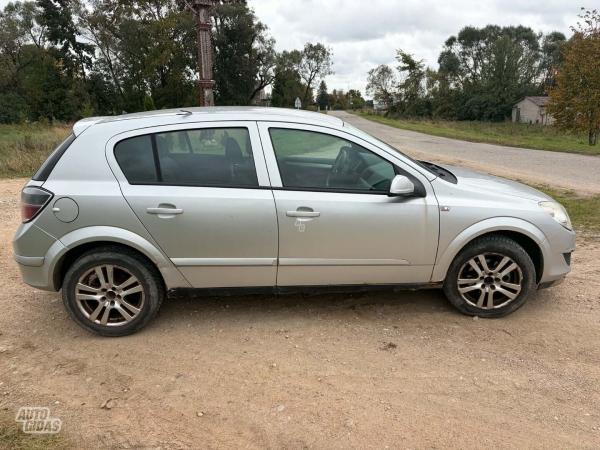 Opel Astra 2007 Viļņa, ar dzinēja tilpumu 1.60 L un nobraukumu 190 tūkst. km par 400 €, foto 4 vietnē AUTOMOTO.COM.LV