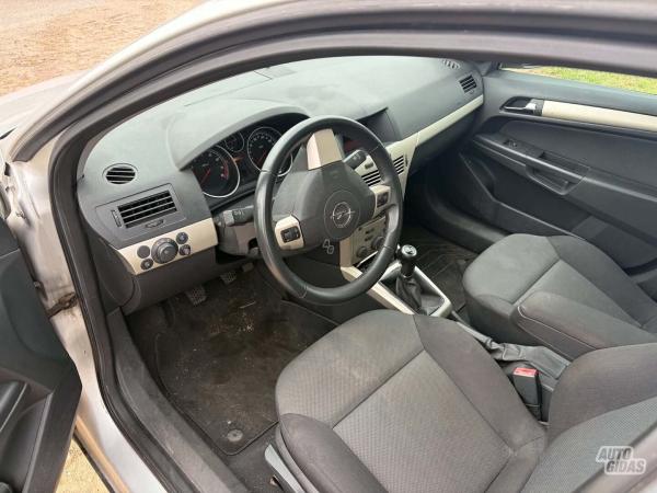 Opel Astra 2007 Viļņa, ar dzinēja tilpumu 1.60 L un nobraukumu 190 tūkst. km par 400 €, foto 10 vietnē AUTOMOTO.COM.LV