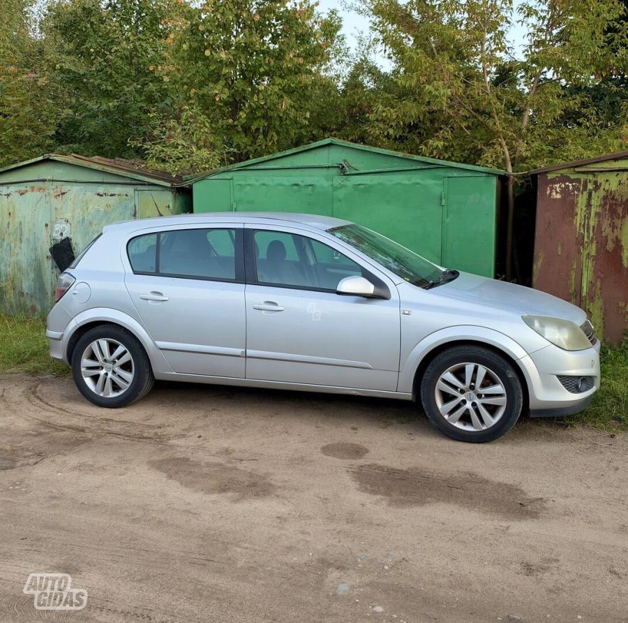 Opel Astra 2007 in Klaipeda, with an engine capacity of 1.70 L and mileage of 274 thousand km for 500 €, photo 4 on AUTOMOTO.COM.LV