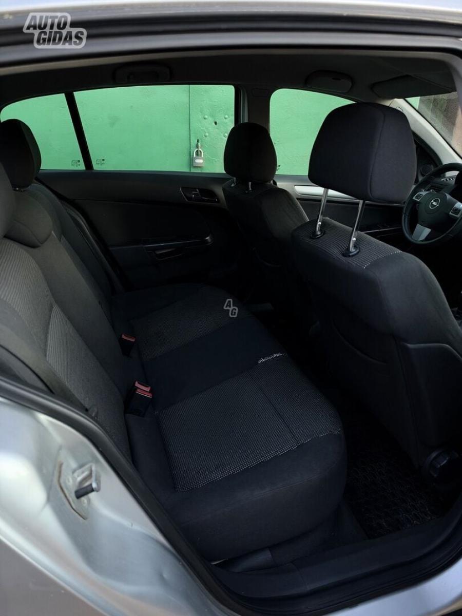 Opel Astra 2007 in Klaipeda, with an engine capacity of 1.70 L and mileage of 274 thousand km for 500 €, photo 13 on AUTOMOTO.COM.LV
