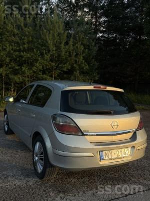 Opel Astra 2008 in Riga, with an engine capacity of 1.70 L and mileage of 224 thousand km for 2000 €, photo 3 on AUTOMOTO.COM.LV