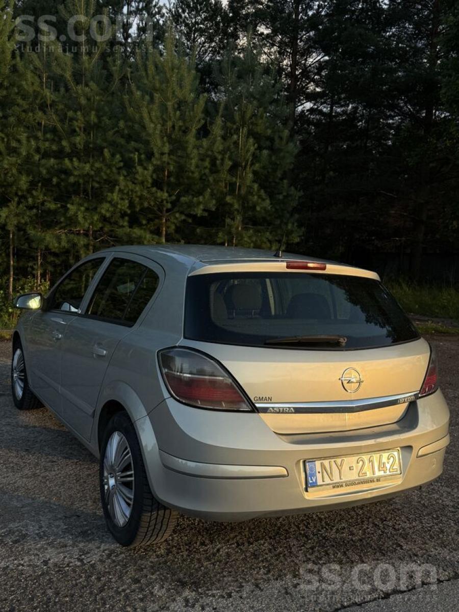 Opel Astra 2008 in Riga, with an engine capacity of 1.70 L and mileage of 224 thousand km for 2000 €, photo 3 on AUTOMOTO.COM.LV