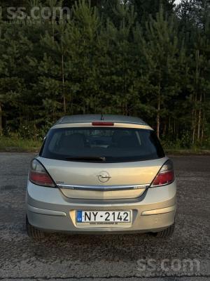 Opel Astra 2008 in Riga, with an engine capacity of 1.70 L and mileage of 224 thousand km for 2000 €, photo 4 on AUTOMOTO.COM.LV