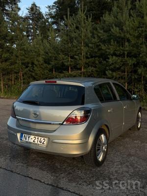 Opel Astra 2008 in Riga, with an engine capacity of 1.70 L and mileage of 224 thousand km for 2000 €, photo 5 on AUTOMOTO.COM.LV